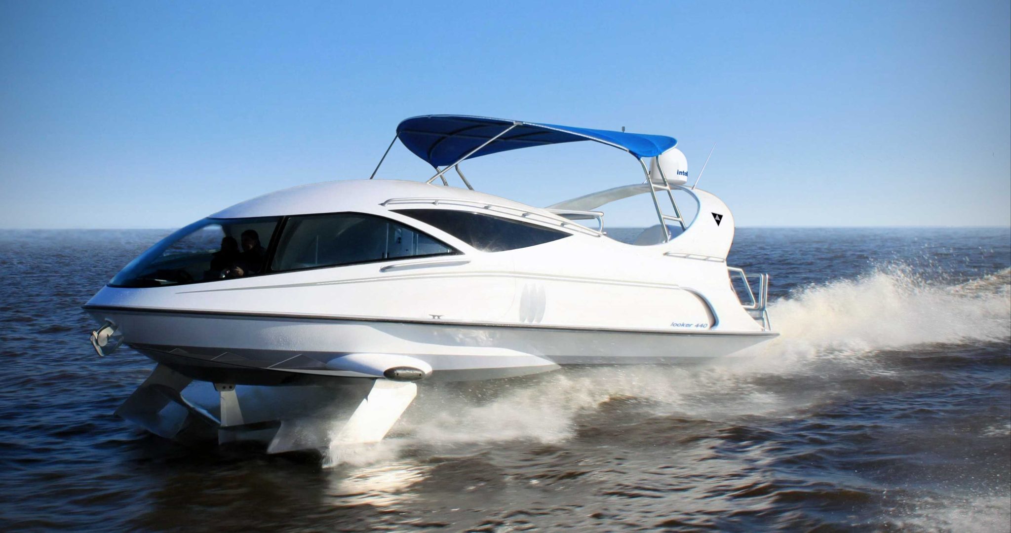 Hydrofoil motor yacht LOOKER 440S – Foiling Week